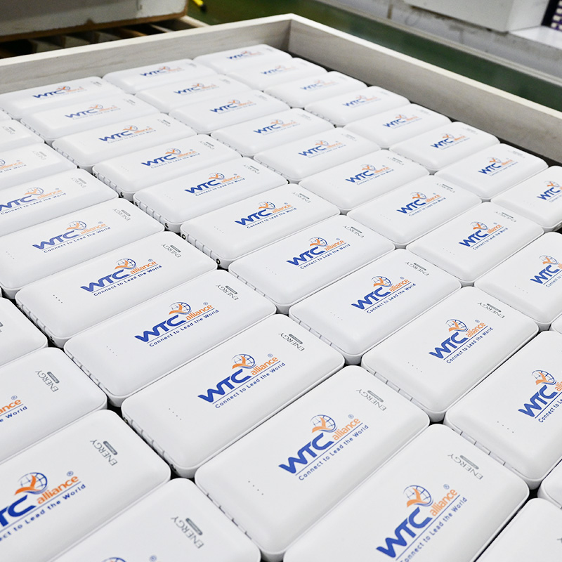 โรงงาน แบตสำรอง power bank | ผลงานพาวเวอร์แบงค์ สกรีนโลโก้ WTC alliance